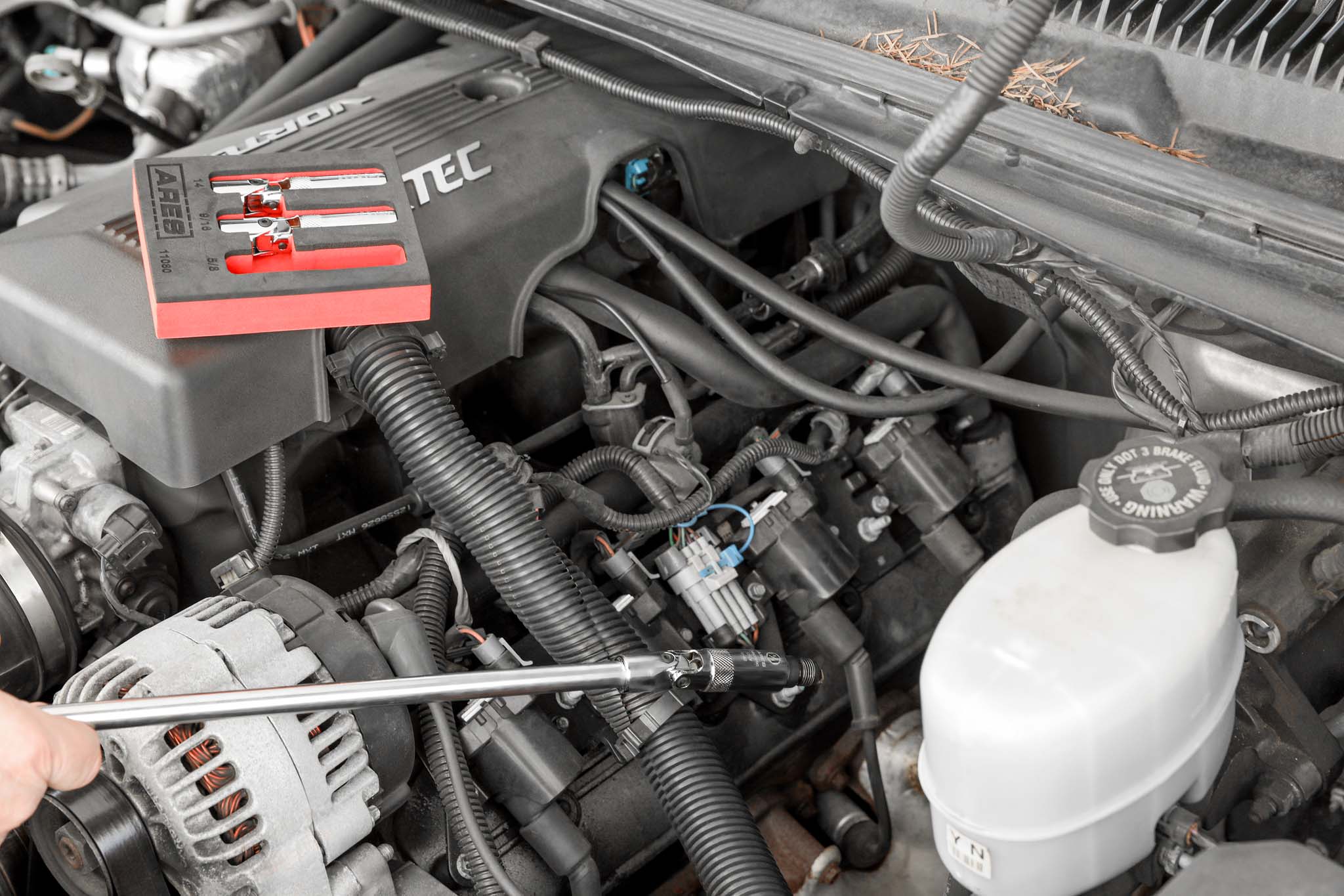 ARES 11080 - 3-Piece Spring Loaded Universal Joint Magnetic Spark Plug ...